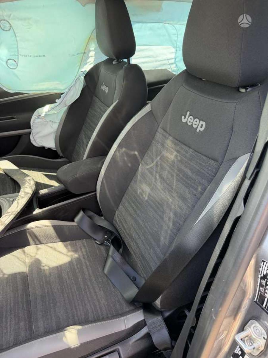 Pelēks Jeep Avenger 2024 Kauņa, ar dzinēja tilpumu 0.00 L un nobraukumu 20 tūkst. km par 6600 €, foto 9 vietnē AUTOMOTO.COM.LV