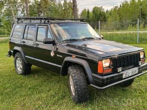 Melns Jeep Cherokee 1993 Preiļi, ar dzinēja tilpumu 2.50 L un nobraukumu 227 tūkst. km par 3000 €, foto 5 vietnē AUTOMOTO.COM.LV