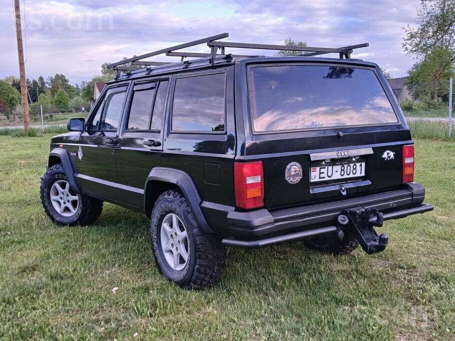 Melns Jeep Cherokee 1993 Preiļi, ar dzinēja tilpumu 2.50 L un nobraukumu 227 tūkst. km par 3000 €, foto 6 vietnē AUTOMOTO.COM.LV