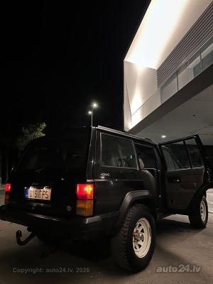 Melns Jeep Cherokee 1996 Tallina, ar dzinēja tilpumu 2.50 L un nobraukumu 175 tūkst. km par 3900 €, foto 17 vietnē AUTOMOTO.COM.LV