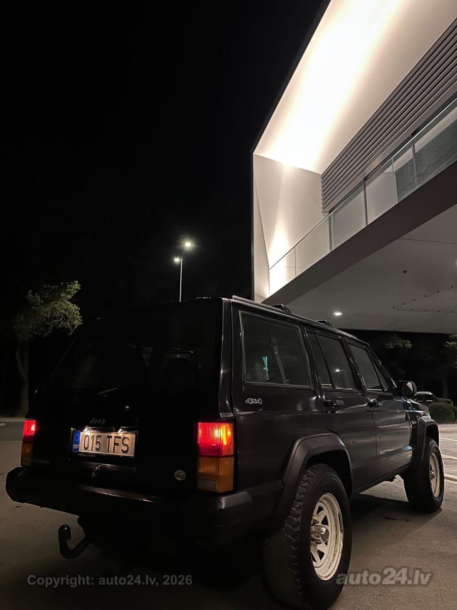 Melns Jeep Cherokee 1996 Tallina, ar dzinēja tilpumu 2.50 L un nobraukumu 175 tūkst. km par 3900 €, foto 18 vietnē AUTOMOTO.COM.LV