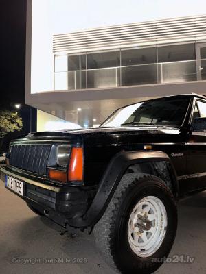 Melns Jeep Cherokee 1996 Tallina, ar dzinēja tilpumu 2.50 L un nobraukumu 175 tūkst. km par 3900 €, foto 21 vietnē AUTOMOTO.COM.LV