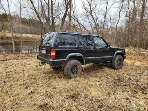 Melns Jeep Cherokee 1998 Bauska, ar dzinēja tilpumu 2.50 L un nobraukumu 265 tūkst. km par 3500 €, foto 3 vietnē AUTOMOTO.COM.LV