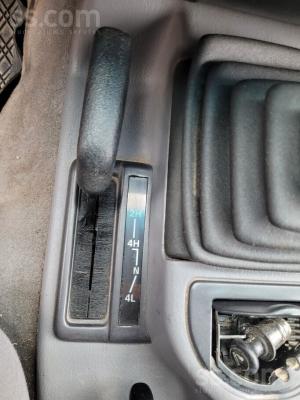 Melns Jeep Cherokee 1998 Bauska, ar dzinēja tilpumu 2.50 L un nobraukumu 265 tūkst. km par 3500 €, foto 8 vietnē AUTOMOTO.COM.LV