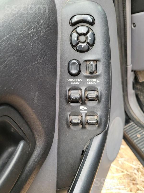 Melns Jeep Cherokee 1998 Bauska, ar dzinēja tilpumu 2.50 L un nobraukumu 265 tūkst. km par 3500 €, foto 8 vietnē AUTOMOTO.COM.LV