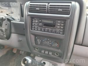 Melns Jeep Cherokee 1998 Bauska, ar dzinēja tilpumu 2.50 L un nobraukumu 265 tūkst. km par 3500 €, foto 12 vietnē AUTOMOTO.COM.LV