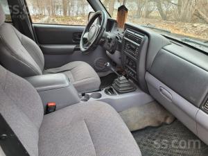 Melns Jeep Cherokee 1998 Bauska, ar dzinēja tilpumu 2.50 L un nobraukumu 265 tūkst. km par 3500 €, foto 13 vietnē AUTOMOTO.COM.LV