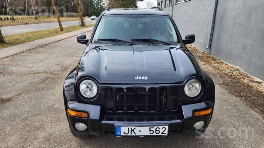 Melns Jeep Cherokee 2003 Ogre, ar dzinēja tilpumu 2.80 L un nobraukumu 285 tūkst. km par 2990 €, foto 3 vietnē AUTOMOTO.COM.LV
