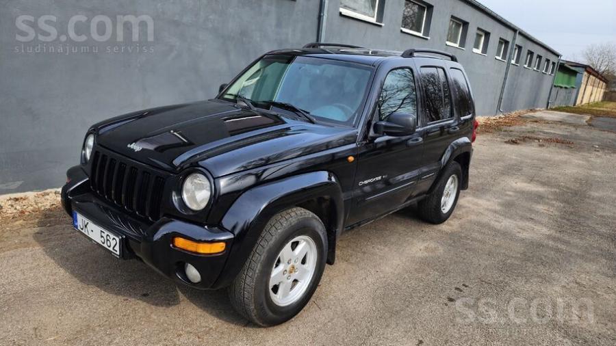 Melns Jeep Cherokee 2003 Ogre, ar dzinēja tilpumu 2.80 L un nobraukumu 285 tūkst. km par 2990 €, foto 4 vietnē AUTOMOTO.COM.LV