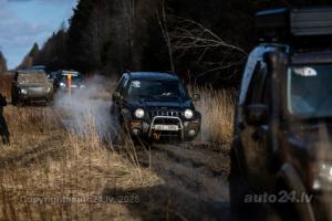 Black Jeep Cherokee 2004 in Tallinn, with an engine capacity of 3.70 L and mileage of 201 thousand km for 1499 €, photo 2 on AUTOMOTO.COM.LV