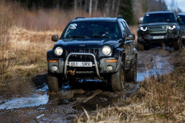 Black Jeep Cherokee 2004 in Tallinn, with an engine capacity of 3.70 L and mileage of 201 thousand km for 1499 €, photo 3 on AUTOMOTO.COM.LV