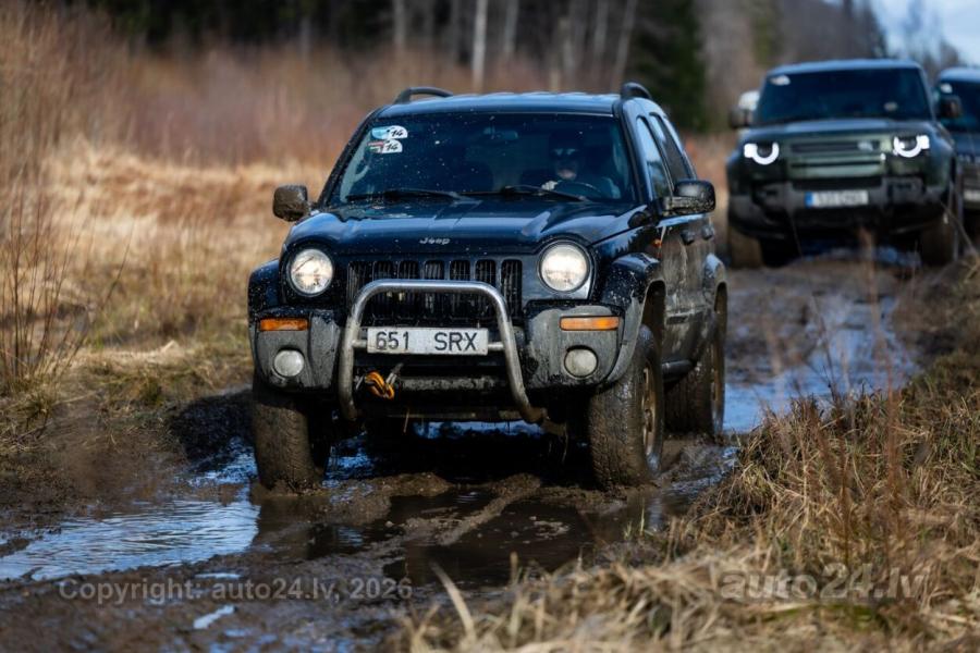 Black Jeep Cherokee 2004 in Tallinn, with an engine capacity of 3.70 L and mileage of 201 thousand km for 1499 €, photo 3 on AUTOMOTO.COM.LV