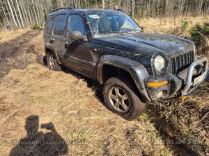 Black Jeep Cherokee 2004 in Tallinn, with an engine capacity of 3.70 L and mileage of 201 thousand km for 1499 €, photo 7 on AUTOMOTO.COM.LV