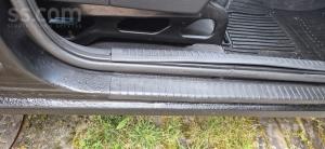 Black Jeep Cherokee 2004 in Riga, with an engine capacity of 2.80 L and mileage of 281 thousand km for 3500 €, photo 7 on AUTOMOTO.COM.LV