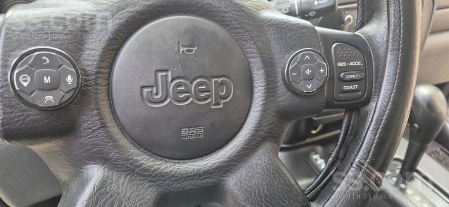 Black Jeep Cherokee 2004 in Riga, with an engine capacity of 2.80 L and mileage of 281 thousand km for 3500 €, photo 8 on AUTOMOTO.COM.LV