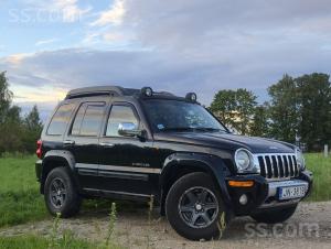 Black Jeep Cherokee 2004 in Riga, with an engine capacity of 2.80 L and mileage of 281 thousand km for 3500 €, photo 10 on AUTOMOTO.COM.LV