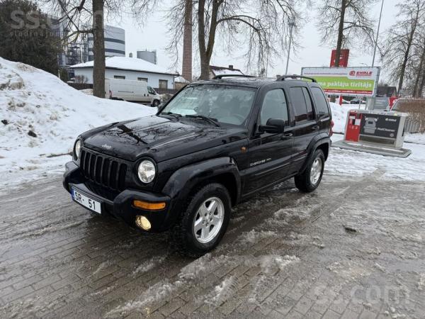 Black Jeep Cherokee 2004 in Jelgava, with an engine capacity of 2.80 L and mileage of 299 thousand km for 3200 €, photo 1 on AUTOMOTO.COM.LV