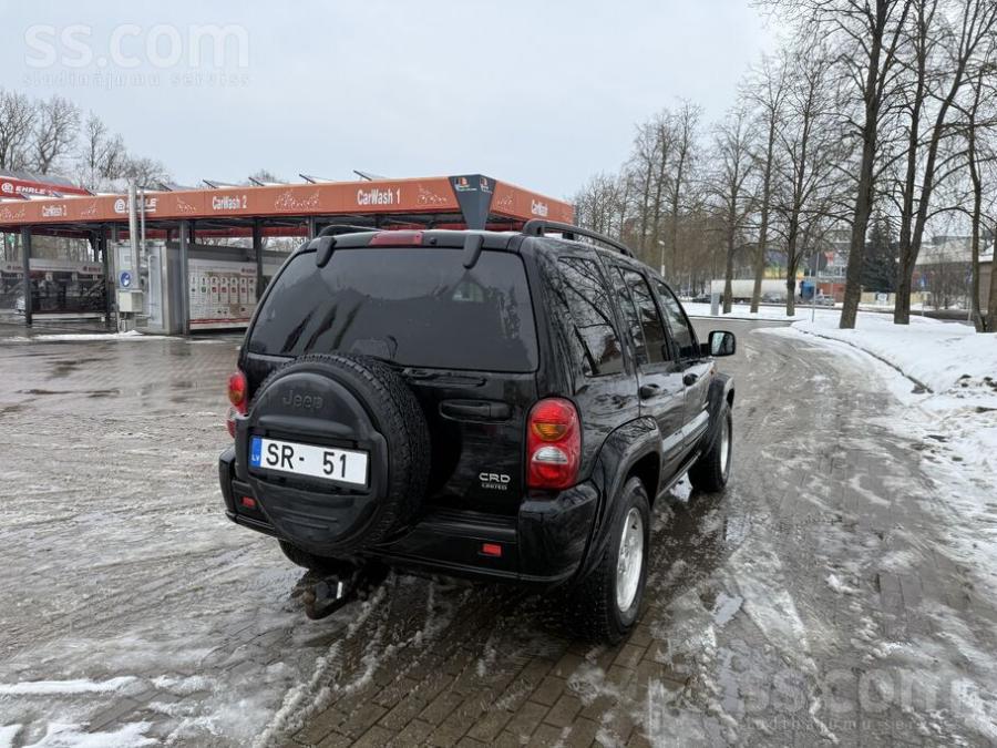 Black Jeep Cherokee 2004 in Jelgava, with an engine capacity of 2.80 L and mileage of 299 thousand km for 3200 €, photo 8 on AUTOMOTO.COM.LV
