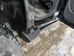 Black Jeep Cherokee 2004 in Jelgava, with an engine capacity of 2.80 L and mileage of 299 thousand km for 3200 €, photo 11 on AUTOMOTO.COM.LV