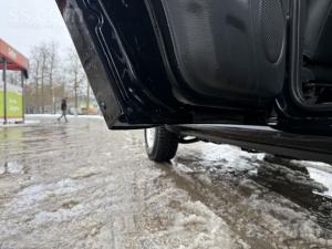 Black Jeep Cherokee 2004 in Jelgava, with an engine capacity of 2.80 L and mileage of 299 thousand km for 3200 €, photo 19 on AUTOMOTO.COM.LV