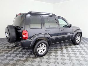 Melns Jeep Cherokee 2004 Tallina, ar dzinēja tilpumu 2.80 L un nobraukumu 208 tūkst. km par 2999 €, foto 4 vietnē AUTOMOTO.COM.LV