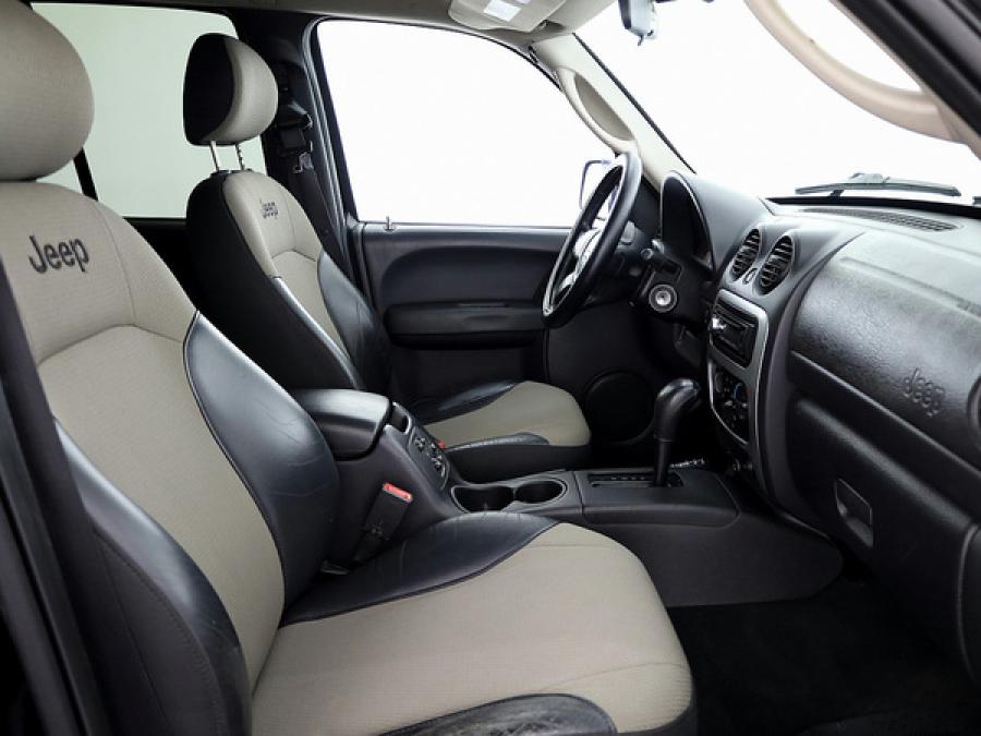 Melns Jeep Cherokee 2004 Tallina, ar dzinēja tilpumu 2.80 L un nobraukumu 208 tūkst. km par 2999 €, foto 7 vietnē AUTOMOTO.COM.LV