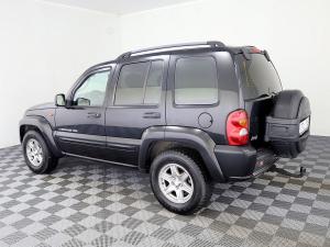 Melns Jeep Cherokee 2004 Tallina, ar dzinēja tilpumu 2.80 L un nobraukumu 208 tūkst. km par 2999 €, foto 13 vietnē AUTOMOTO.COM.LV