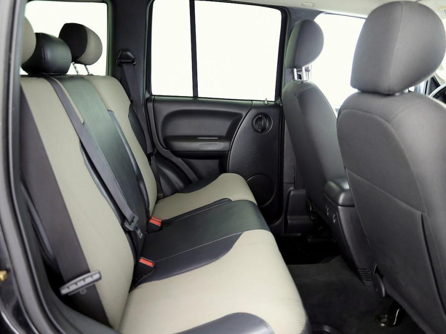 Melns Jeep Cherokee 2004 Tallina, ar dzinēja tilpumu 2.80 L un nobraukumu 208 tūkst. km par 2999 €, foto 16 vietnē AUTOMOTO.COM.LV
