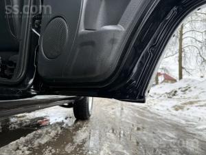 Melns Jeep Cherokee 2004 Jelgava, ar dzinēja tilpumu 2.80 L un nobraukumu 280 tūkst. km par 4100 €, foto 16 vietnē AUTOMOTO.COM.LV