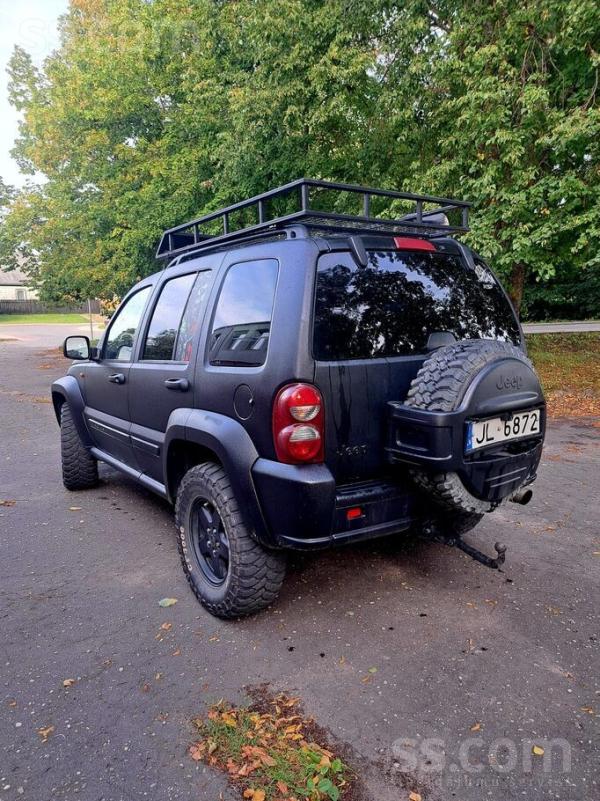 Melns Jeep Cherokee 2005 Kuldīga, ar dzinēja tilpumu 2.80 L un nobraukumu 301 tūkst. km par 4500 €, foto 6 vietnē AUTOMOTO.COM.LV