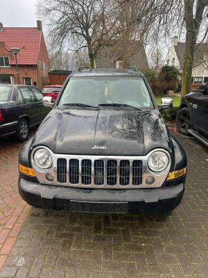 Melns Jeep Cherokee 2006 Raseiniai, ar dzinēja tilpumu 2.78 L un nobraukumu 180 tūkst. km par 2750 €, foto 2 vietnē AUTOMOTO.COM.LV