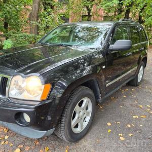 Black Jeep Cherokee 2006 in Riga, with an engine capacity of 3.00 L and mileage of 252 thousand km for 3000 €, photo 14 on AUTOMOTO.COM.LV