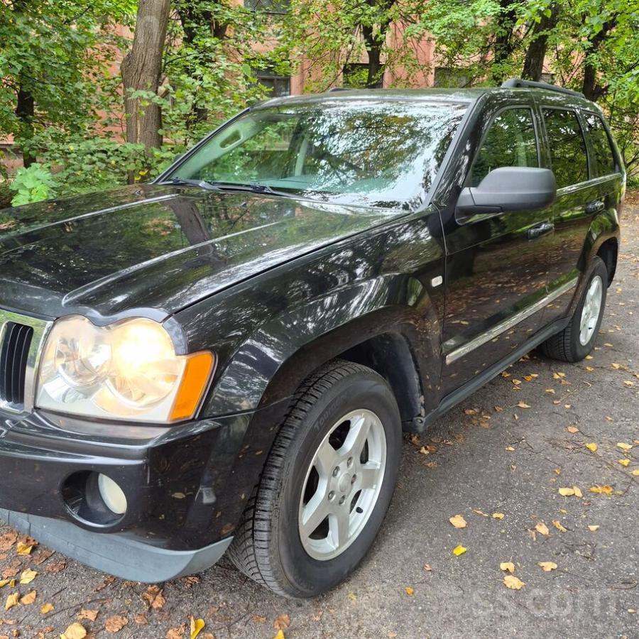 Black Jeep Cherokee 2006 in Riga, with an engine capacity of 3.00 L and mileage of 252 thousand km for 3000 €, photo 14 on AUTOMOTO.COM.LV