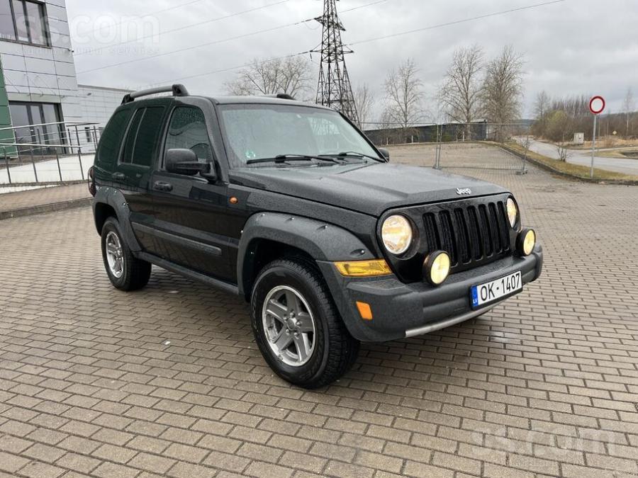 Melns Jeep Cherokee 2007 Tukums, ar dzinēja tilpumu 2.80 L un nobraukumu 168 tūkst. km par 5750 €, foto 3 vietnē AUTOMOTO.COM.LV