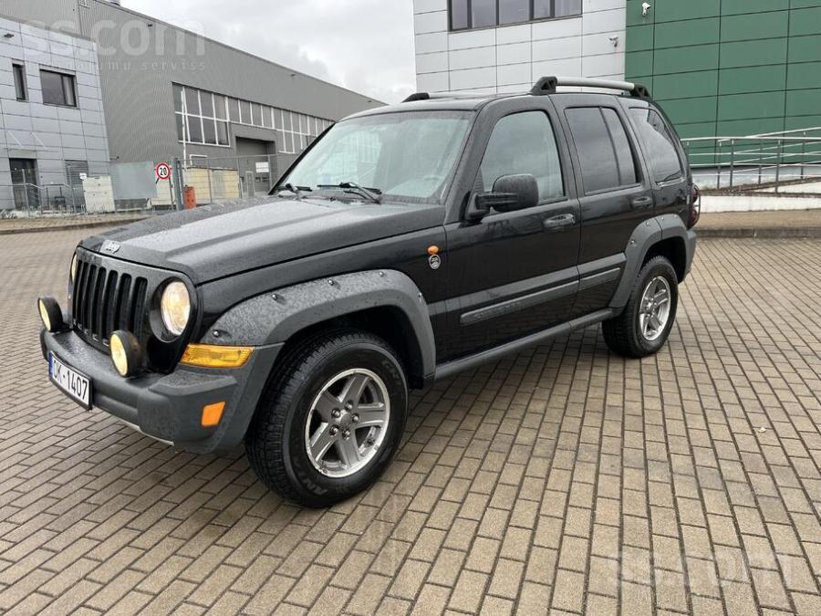 Black Jeep Cherokee 2007 in Tukums, with an engine capacity of 2.80 L and mileage of 162 thousand km for 5750 €, photo 1 on AUTOMOTO.COM.LV