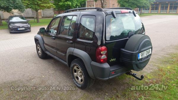 Black Jeep Cherokee 2007 in Tallinn, with an engine capacity of 2.80 L and mileage of 86 thousand km for 4500 €, photo 4 on AUTOMOTO.COM.LV