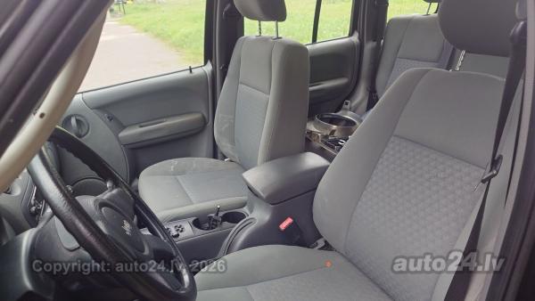 Black Jeep Cherokee 2007 in Tallinn, with an engine capacity of 2.80 L and mileage of 86 thousand km for 4500 €, photo 6 on AUTOMOTO.COM.LV