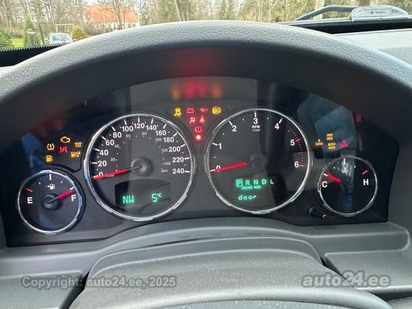 Black Jeep Cherokee 2008 in Tallinn, with an engine capacity of 2.80 L and mileage of 212 thousand km for 5999 €, photo 11 on AUTOMOTO.COM.LV