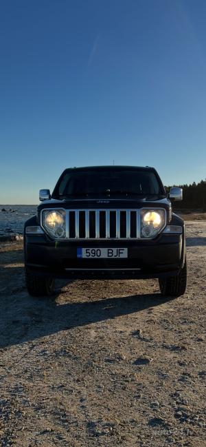 Black Jeep Cherokee 2008 in Tallinn, with an engine capacity of 2.80 L and mileage of 350 thousand km for 6000 €, photo  on AUTOMOTO.COM.LV