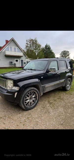 Melns Jeep Cherokee 2008 Tallina, ar dzinēja tilpumu 2.80 L un nobraukumu 350 tūkst. km par 6000 €, foto 3 vietnē AUTOMOTO.COM.LV