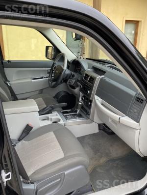 Melns Jeep Cherokee 2008 Cēsis, ar dzinēja tilpumu 2.80 L un nobraukumu 345 tūkst. km par 5500 €, foto 12 vietnē AUTOMOTO.COM.LV