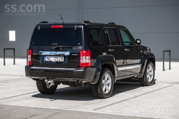 Melns Jeep Cherokee 2008 Rīga, ar dzinēja tilpumu 2.80 L un nobraukumu 230 tūkst. km par 7995 €, foto 5 vietnē AUTOMOTO.COM.LV