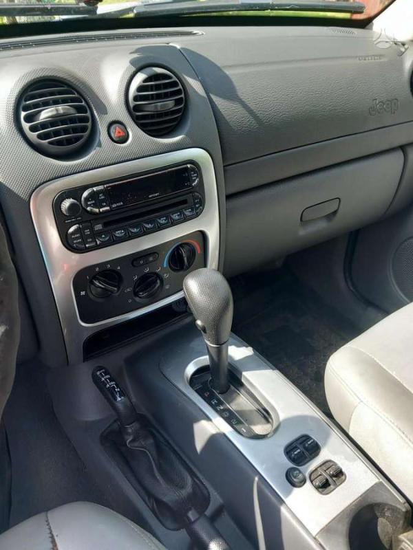 Черный Джип Чероки 2008 в Вильнюс, объемом двигателя 2.78 л и пробегом 228 тыс. км за 1600 €, фото 1 на AUTOMOTO.COM.LV