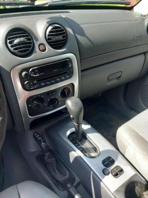 Black Jeep Cherokee 2008 in Vilnius, with an engine capacity of 2.78 L and mileage of 228 thousand km for 1600 €, photo  on AUTOMOTO.COM.LV