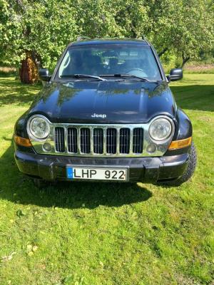Black Jeep Cherokee 2008 in Vilnius, with an engine capacity of 2.78 L and mileage of 228 thousand km for 1600 €, photo 7 on AUTOMOTO.COM.LV