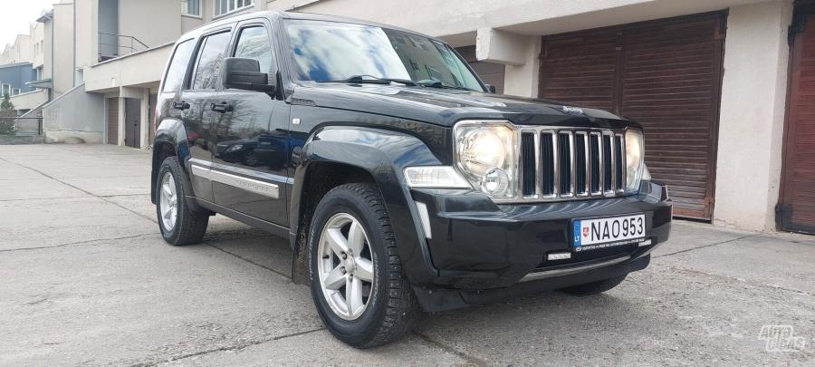 Black Jeep Cherokee 2010 in Vilnius, with an engine capacity of 2.80 L and mileage of 245 thousand km for 4500 €, photo 1 on AUTOMOTO.COM.LV