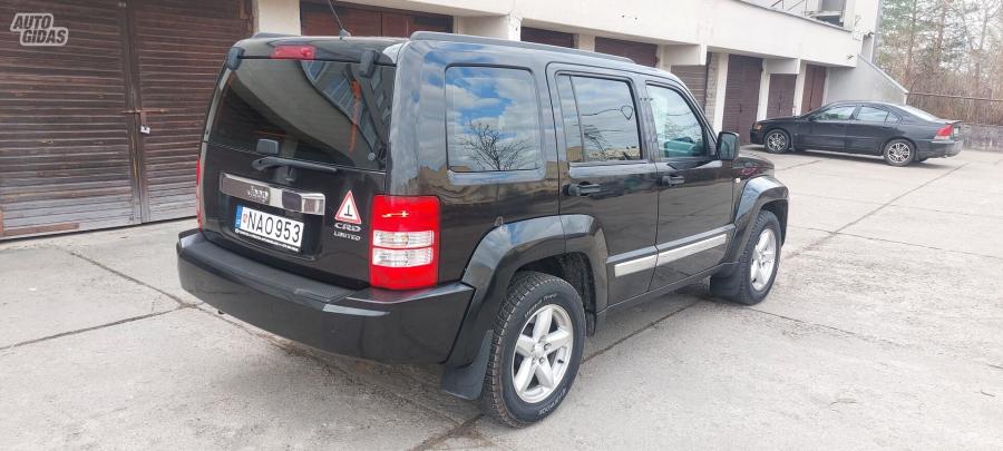 Black Jeep Cherokee 2010 in Vilnius, with an engine capacity of 2.80 L and mileage of 245 thousand km for 4500 €, photo 4 on AUTOMOTO.COM.LV
