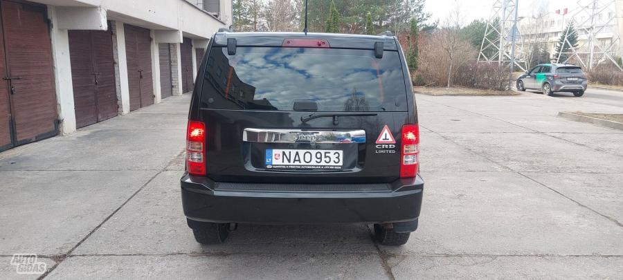 Black Jeep Cherokee 2010 in Vilnius, with an engine capacity of 2.80 L and mileage of 245 thousand km for 4500 €, photo 5 on AUTOMOTO.COM.LV