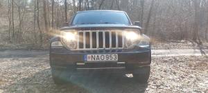 Black Jeep Cherokee 2010 in Vilnius, with an engine capacity of 2.80 L and mileage of 245 thousand km for 4500 €, photo 20 on AUTOMOTO.COM.LV