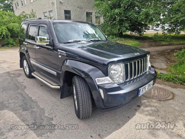 Черный Джип Чероки 2010 в Таллин, объемом двигателя 2.80 л и пробегом 259 тыс. км за 5300 €, фото 4 на AUTOMOTO.COM.LV
